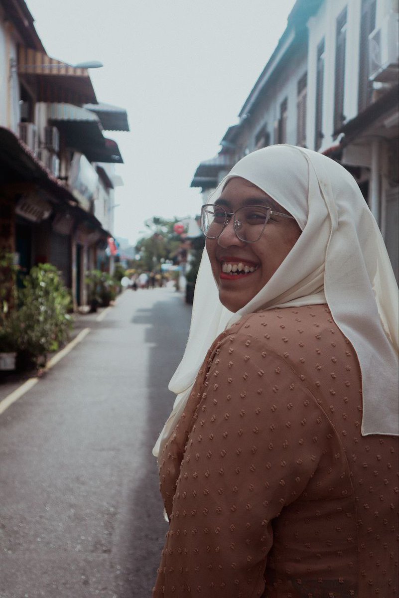 Puteri N. Balqis on Twitter: "Photographer bf 🤝🏽 camera shy gf 💝"