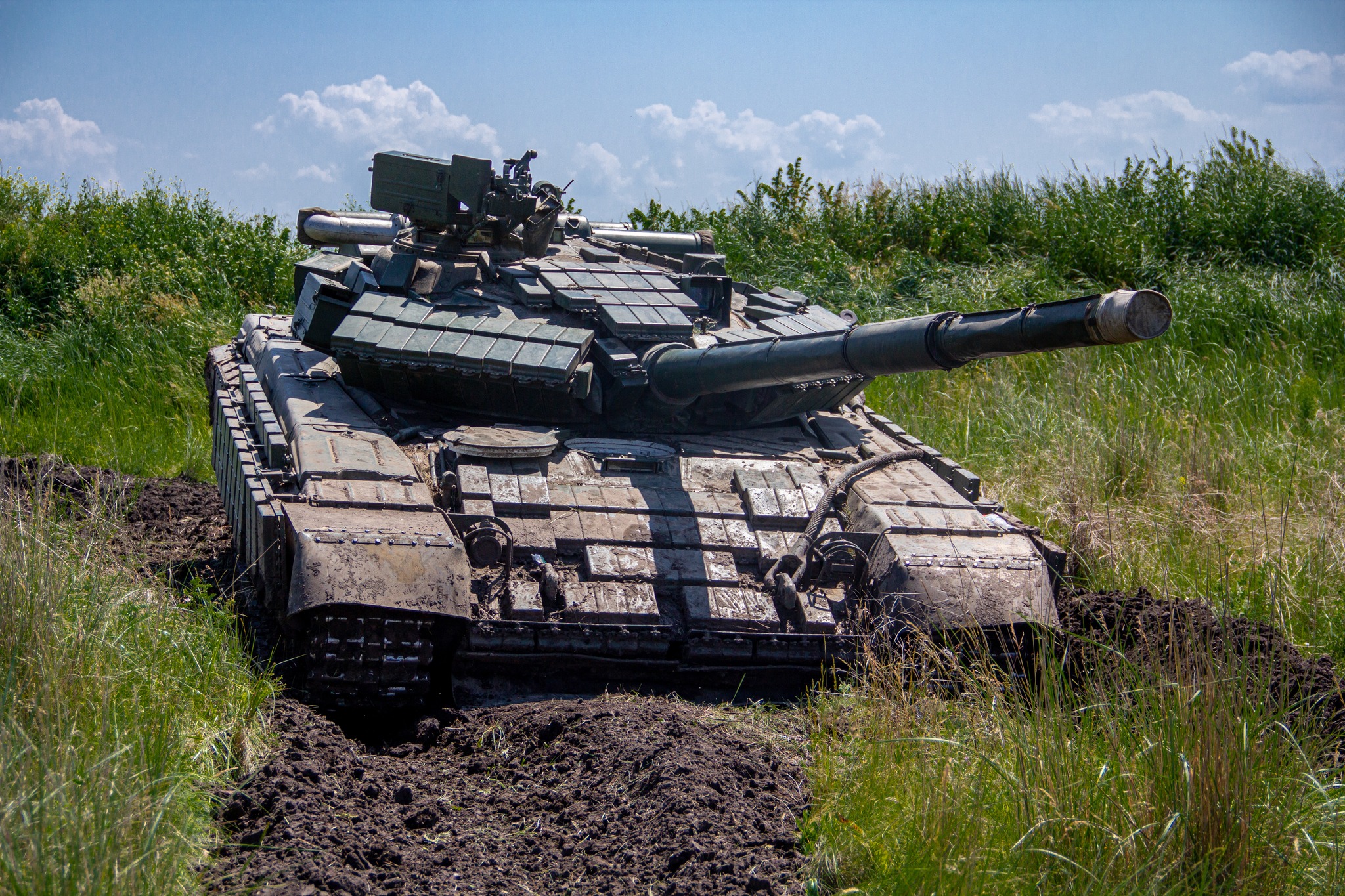 MilitaryLand.net on Twitter: "📷Ukrainian 32nd Mechanized Brigade received T-64BV mod.2017 main ...