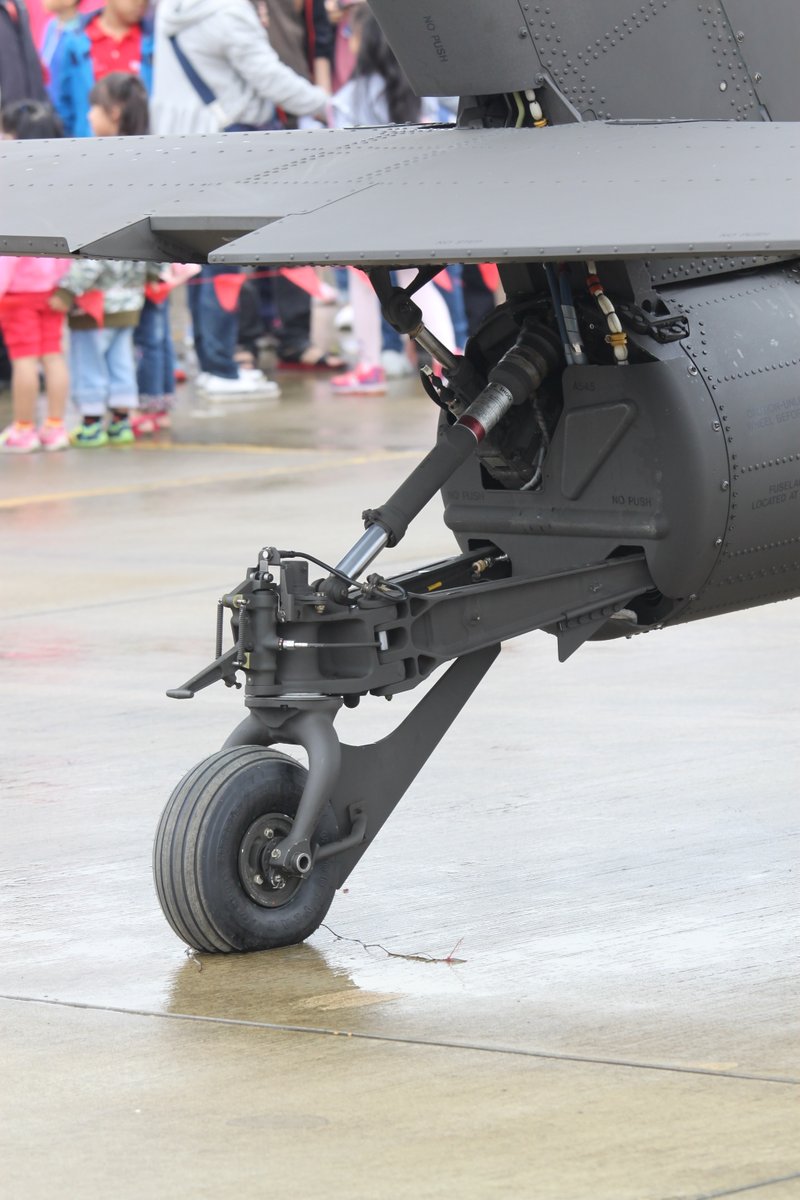 rocketengine on Twitter: "AH-64E https://flickr.com/photos/wayne_photo/albums/72157687646741341 ...