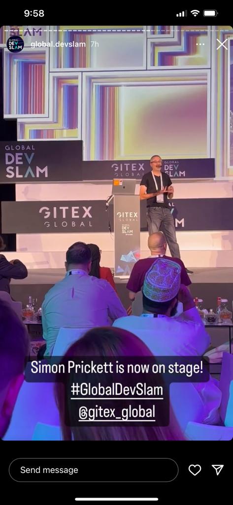 Simon Prickett 🇪🇺| simonprickett.dev on Twitter: "@mortibellum Drop a cool photo that someone ...