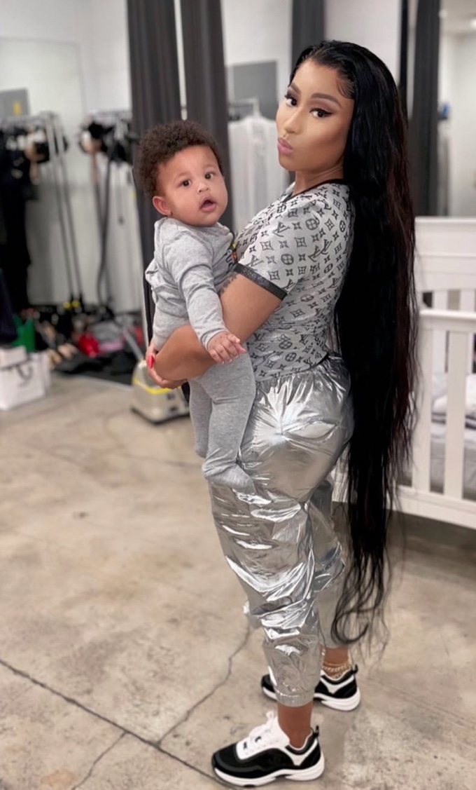 Nicki Minaj Swag Outfits