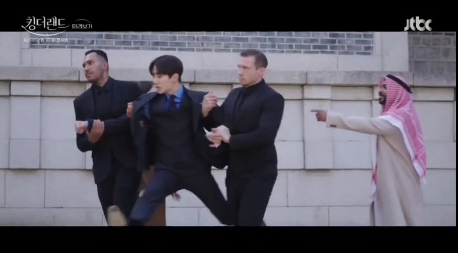 yokko★№5요코땅🌻 on Twitter: "いろいろ面白くて可愛すぎた😂😍 #킹더랜드_미리보기 #킹더랜드 #KingTheLand #JTBC #2PM #이준호 #준호 ...