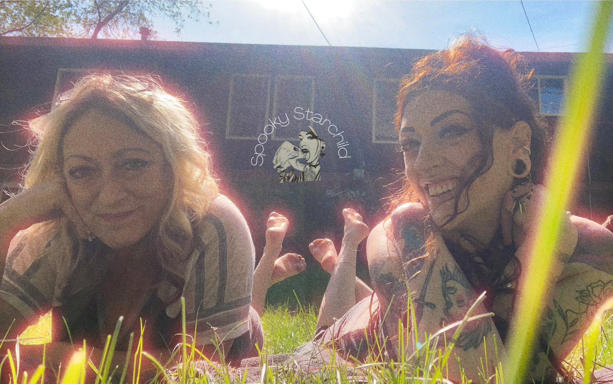 Momma Kat aka Purrrdy Feet on Twitter: "RT @Lisa_Starchild: Mother and daughter!