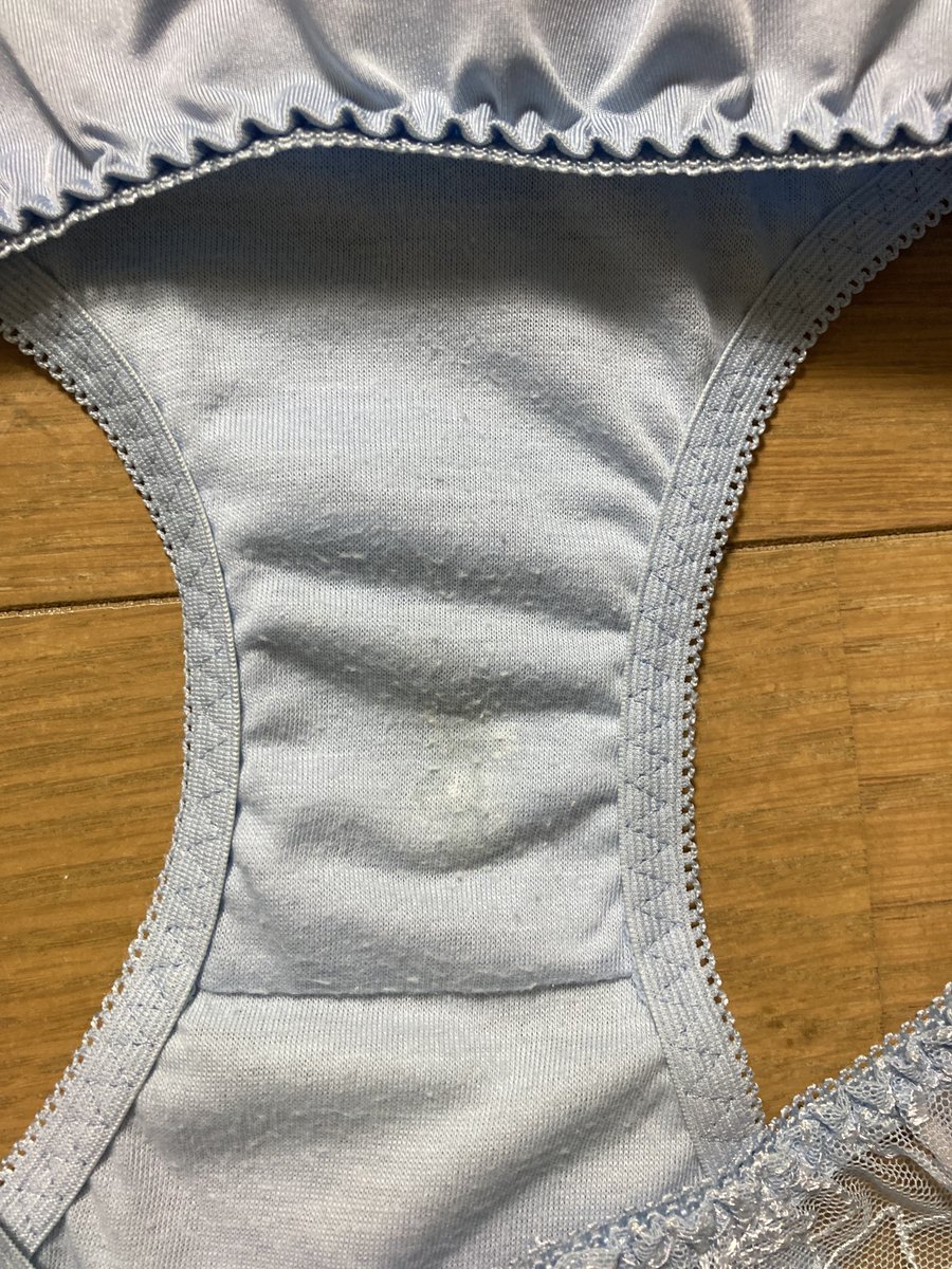 バーイ On Twitter 昨日の休日下着です。前夜の営みから穿いているパンツは私の精液混じりの汚れが付いてました。匂いは尿臭。以前は