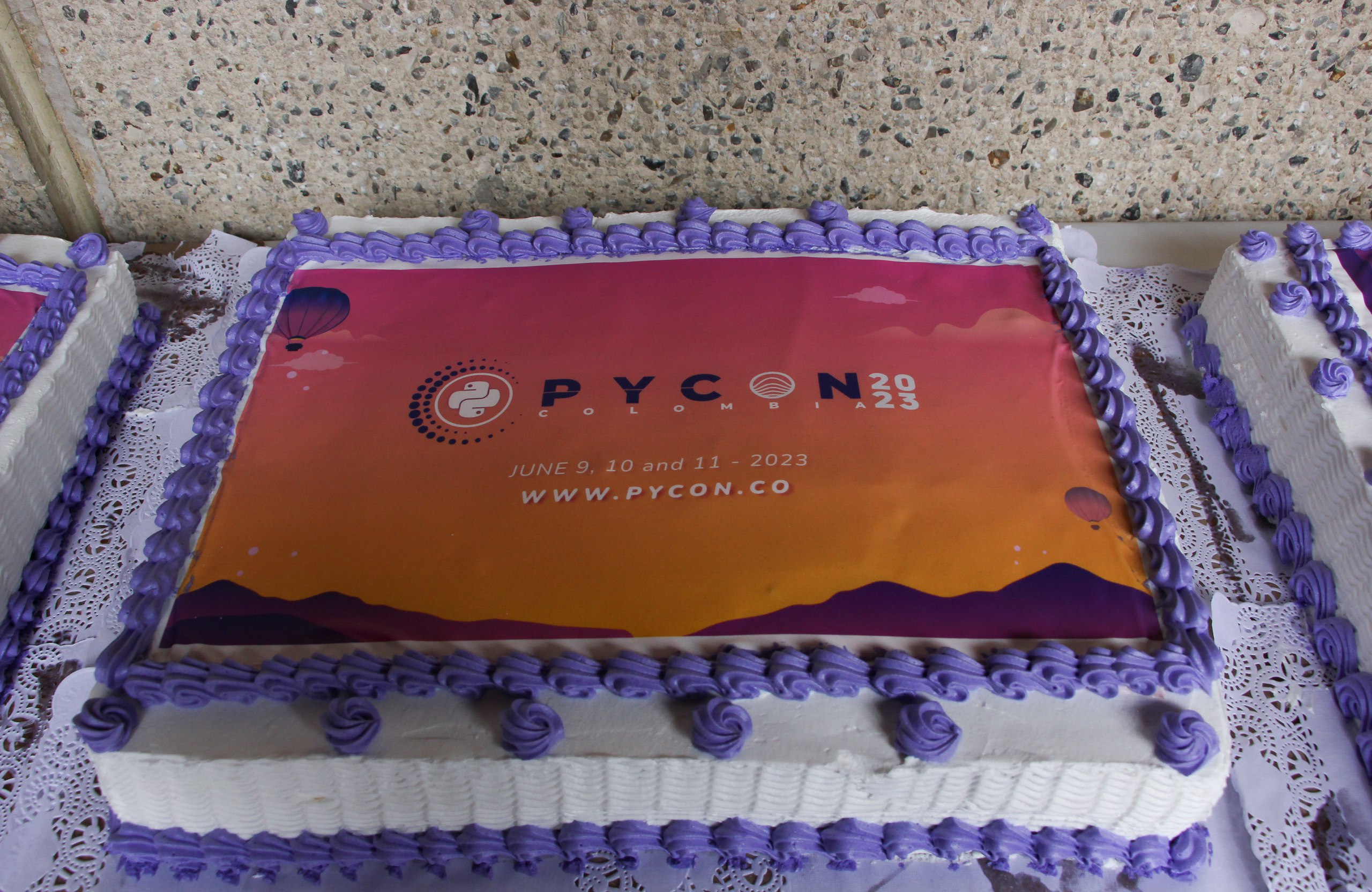 PyCon Colombia on Twitter: "Our PyCake is here! Enjoy this sweet moment between our speakers and ...