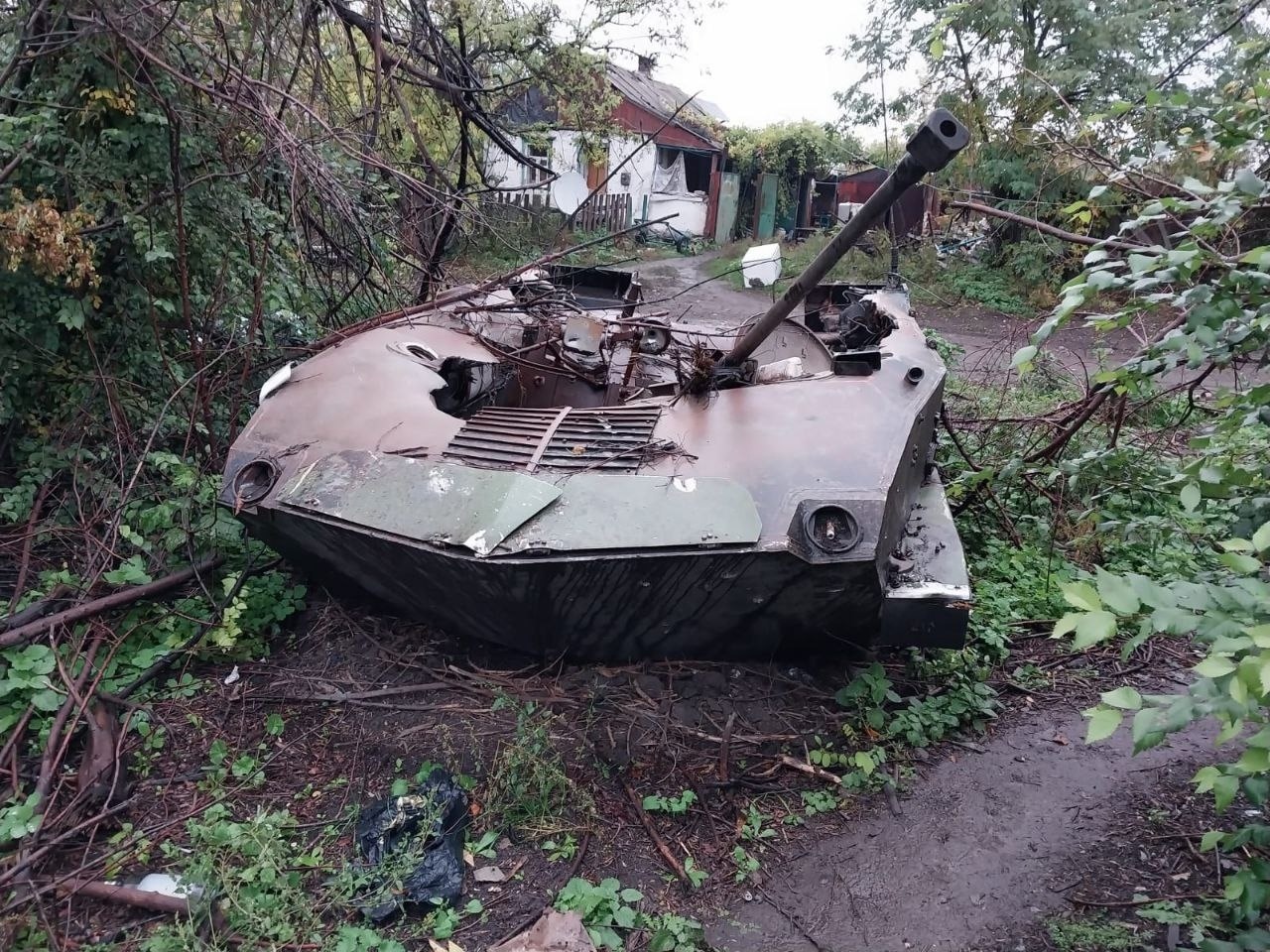 Naalsio on Twitter: "20 April 2023 Likely Russian-occupied #Luhansk Oblast, #Ukraine Destroyed ...