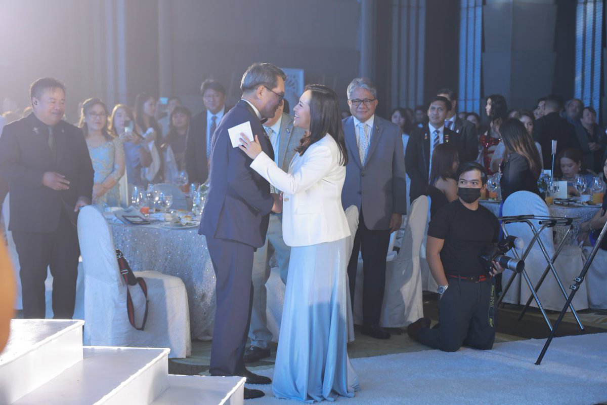 Quezon City Government on Twitter: "Sa talumpati ng Alkalde, pinasalamatan niya ang Rotary ...