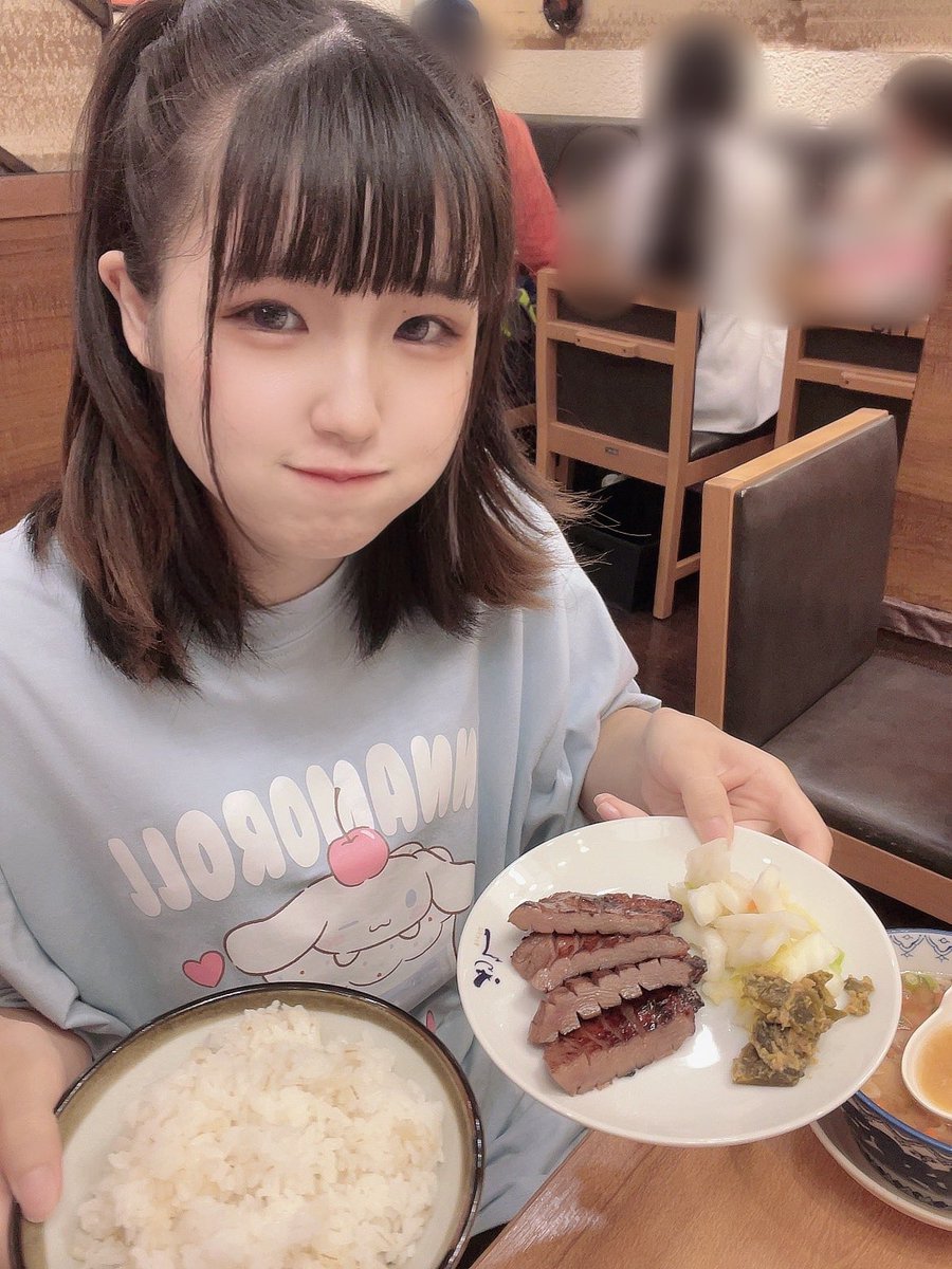りりりりな💓618初ワンマン【キミニハネ】🍭🍼 On Twitter おはりりりり~! 🎫今日もビラ&手売りだよ夜🎫 ダンスとレコーディング頑張る日🐨🎙️ 牛タン~🍨 東北名物