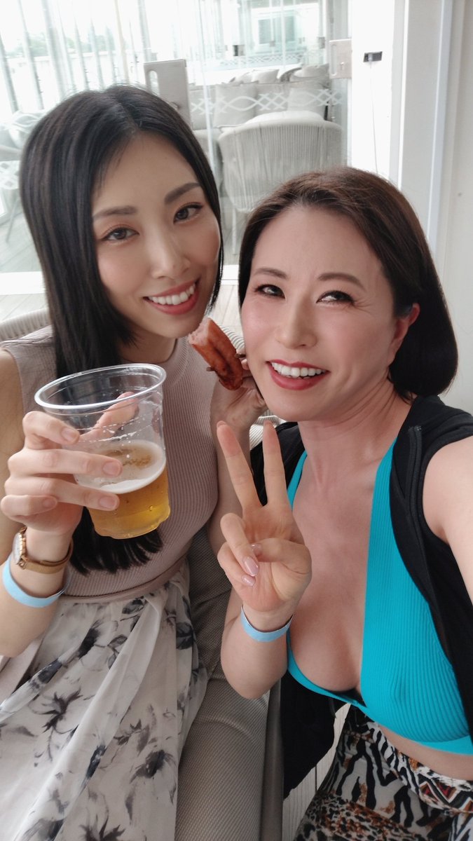 CapsuleAgency global on Twitter: "Tomomi Okanishi!!! Join her sub-reddit to see more of her ...