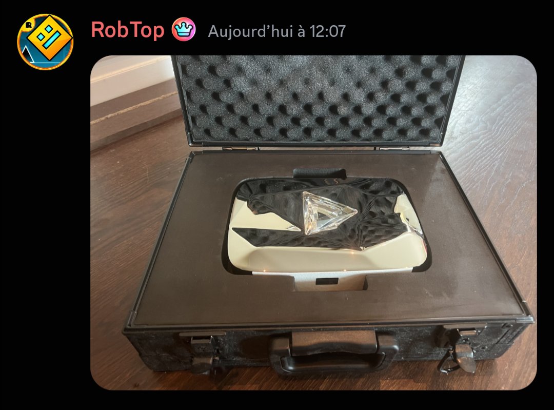 Adya on Twitter: "Robtop showed off his diamond play button in the gd discord, not bad for ...