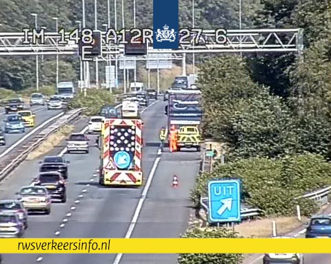 Rijkswaterstaat Verkeersinformatie on Twitter: "Door een defecte vrachtwagen is de ...