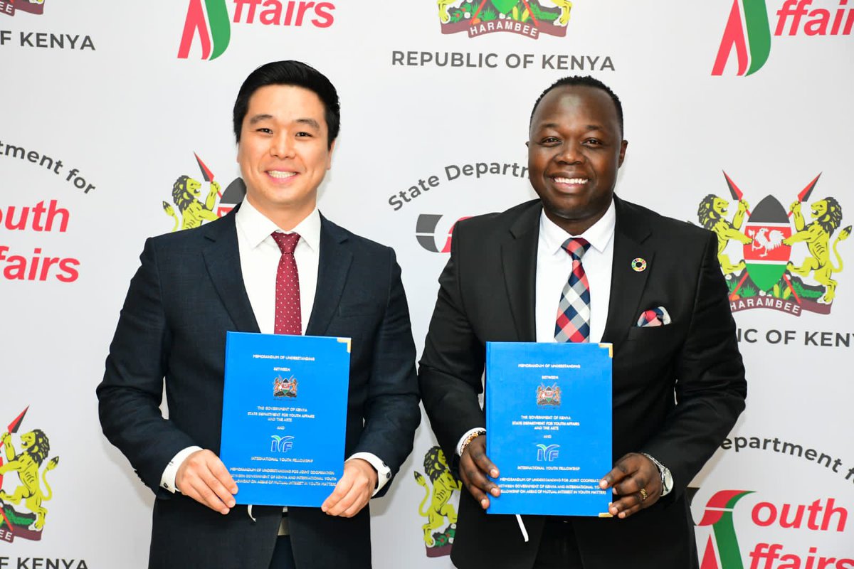 Ray Ochieng , HSC on Twitter: "Today on behalf of PS Youth @IsmailMaalim19 we signed an MOU with ...