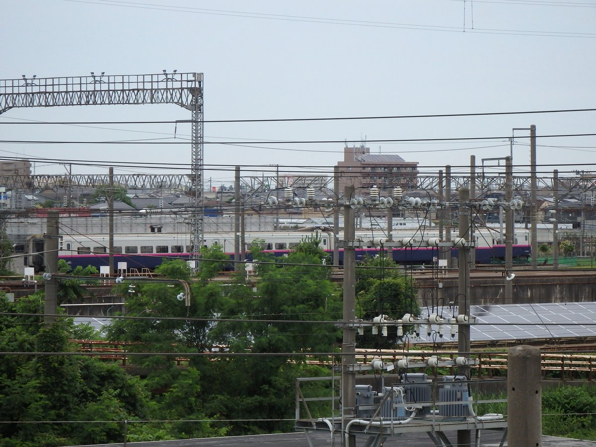 にいてつ on Twitter: "E2系J63編成 解体線 半分くらい解体が進んだかな"