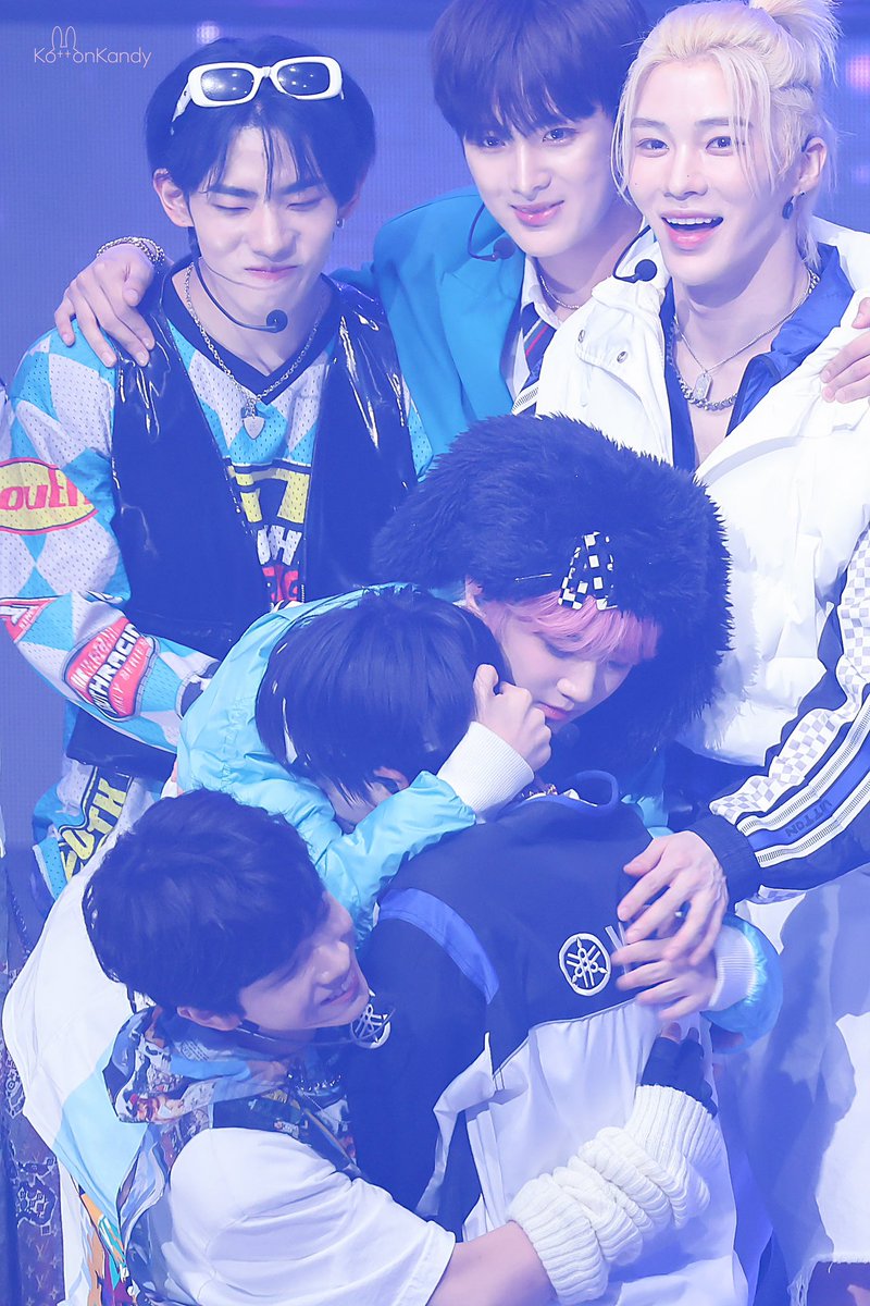 🎀 on Twitter: "230608 파이널 홍성민 아기 꼬옥 안아주는 현태 케이단 형아들 ㅋㅋㅋㅋㅋㅋㅋㅋㅋㅋㅋㅋㅋ 셧오프 짱짱 🥹💗 #FANTASYBOYS #판타지보이즈 ...