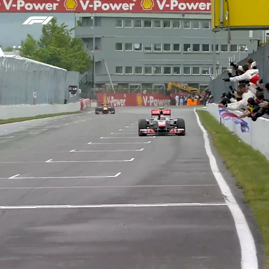 Formula 1 on Twitter: "📻: "BUTTON LEADS THE GRAND PRIX!!!!" #OnThisDay in 2011, @JensonButton ...