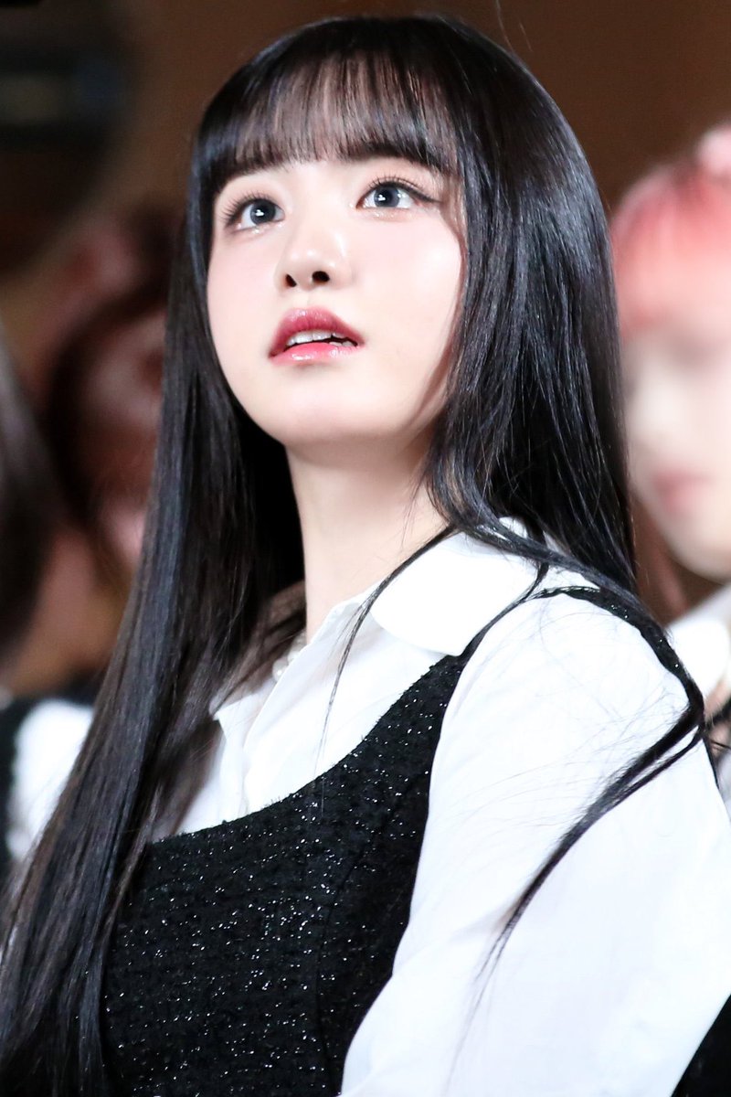 😿 on Twitter: "RT @IVE_DATA: [INFO] @IVEstarship Rei & Liz will be attending Ferragamo ...