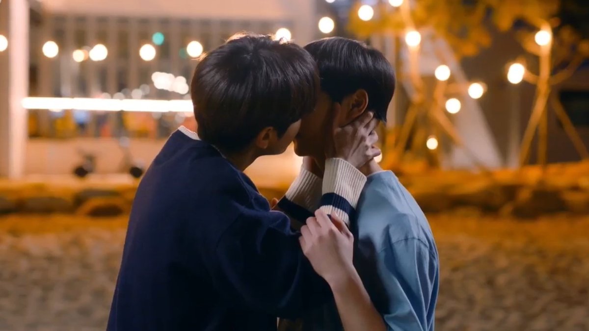 BoysLove Hub on Twitter: "TOP 20 CASAIS DE BL MAIS BOIOLAS 18 • Shinwoo e Taekyung (Light On Me)"