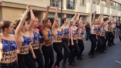 墨田狗夷 On Twitter やり方次第かなぁ。海外にfemen↓ってトップレス姿で抗議活動する団体があって最初こそ注目を浴びてたけど