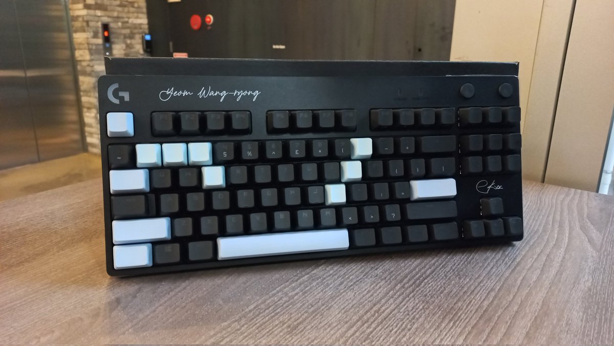 Gen.G eKo on Twitter: "팬분께서 선물로 보내주셨습니다!!😘"