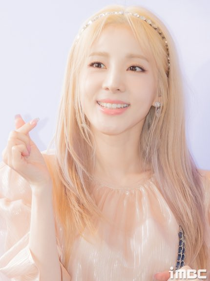 2ne1 Dara Blonde Hair