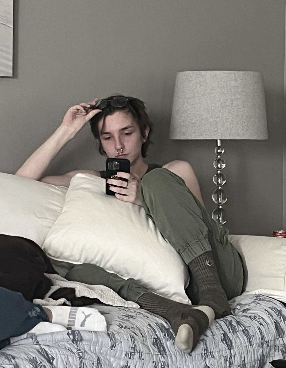 🦐 On Twitter Me Chilling With The Anal Bead Lamp