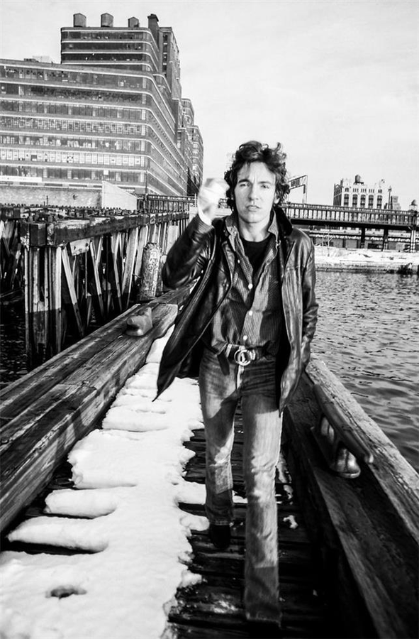 Bruce Springsteen Walking