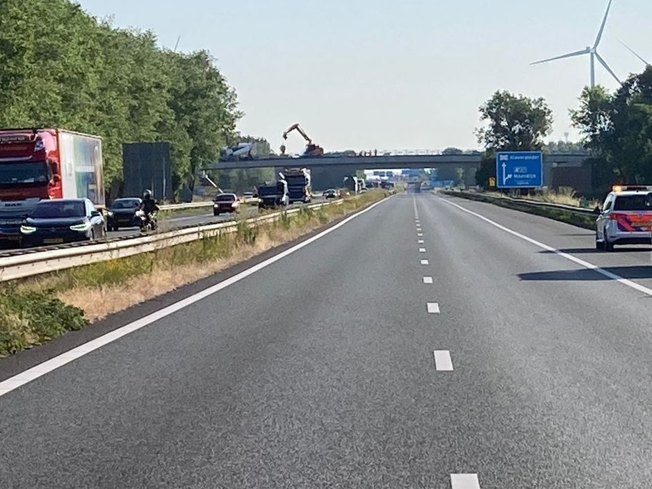 Rijkswaterstaat Verkeersinformatie on Twitter: "De #A17 is zojuist weer vrijgegeven. Omdat het ...