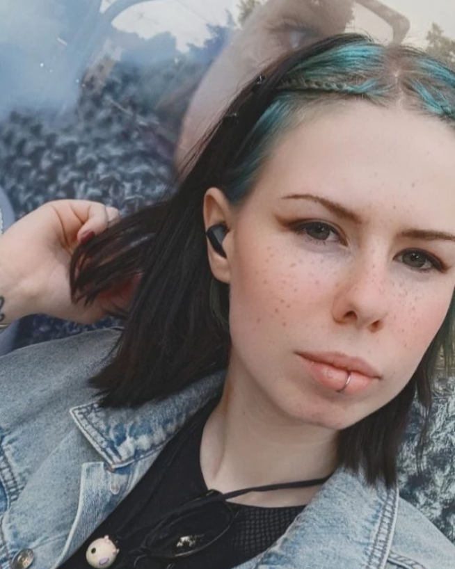 MyDirtyHobby Emily on Twitter: "#elli_young ist hier, um deinen Tag zu verbessern! Genießt sie ...