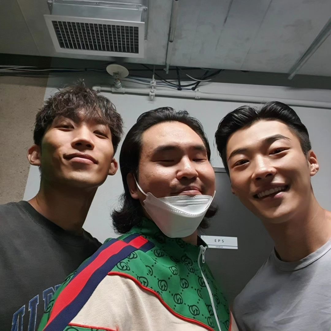 hwanito on Twitter: "woojin, gunwoo, and jaemyung 😄 #사냥개들 #Bloodhounds #WooDoHwan #우도환 ...