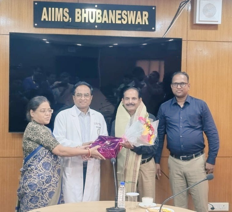 AIIMS Bhubaneswar on Twitter: "An emotional moment to bid farewell by the Institute to two ...