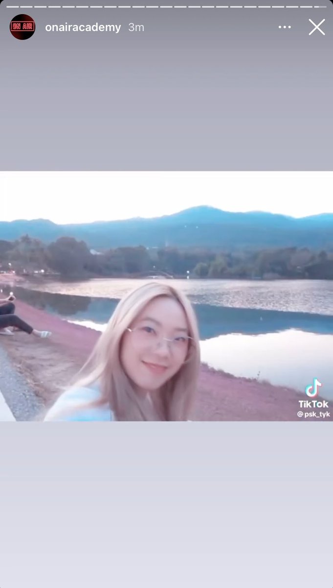 🦈 」𝗜'𝗹𝗹 𝗮𝗹𝘄𝗮𝘆𝘀 𝗯𝗲𝘀𝗶𝗱𝗲 𝘂 シ🧀 on Twitter: "คนเก่งลูกศิษย์ on air เค้า https://vt.tiktok.com ...