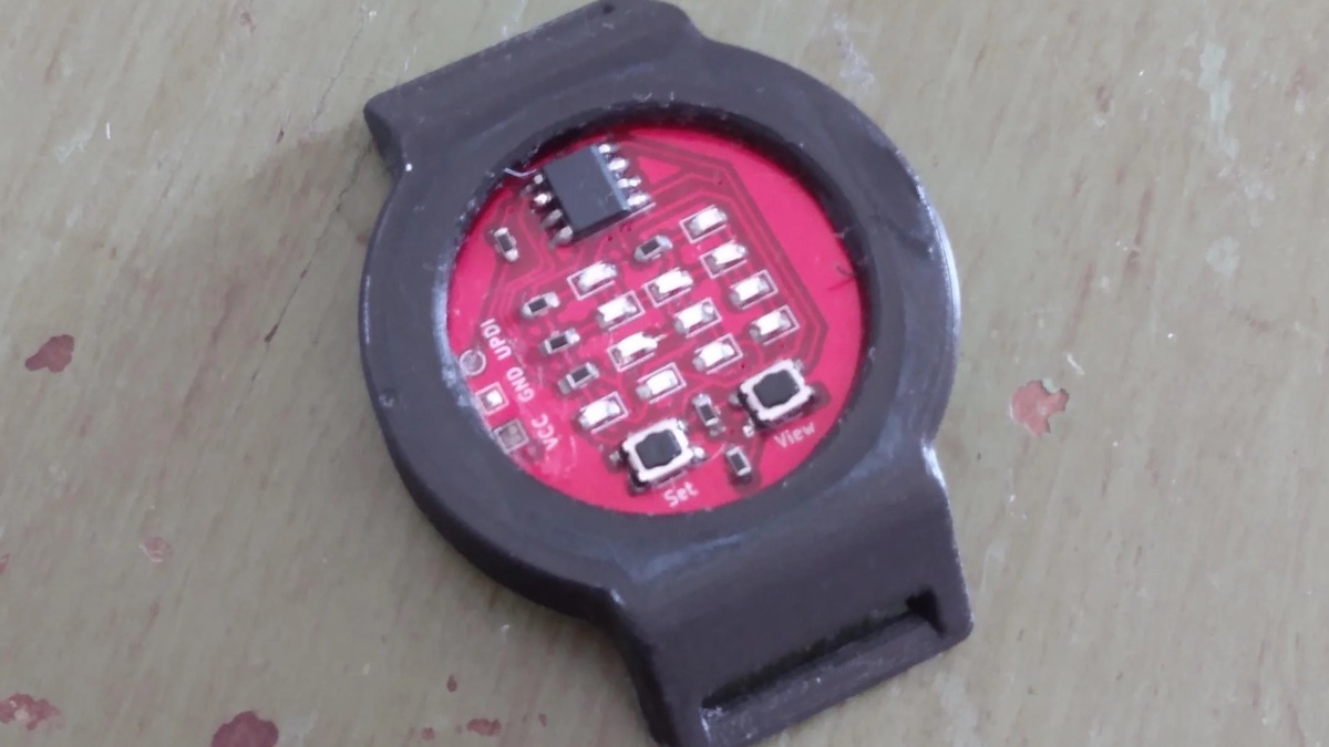 Microchip Makes On Twitter This ATtiny402 driven PCB Wristwatch microchip-makes-on-twitter-this-attiny402-driven-pcb-wristwatch