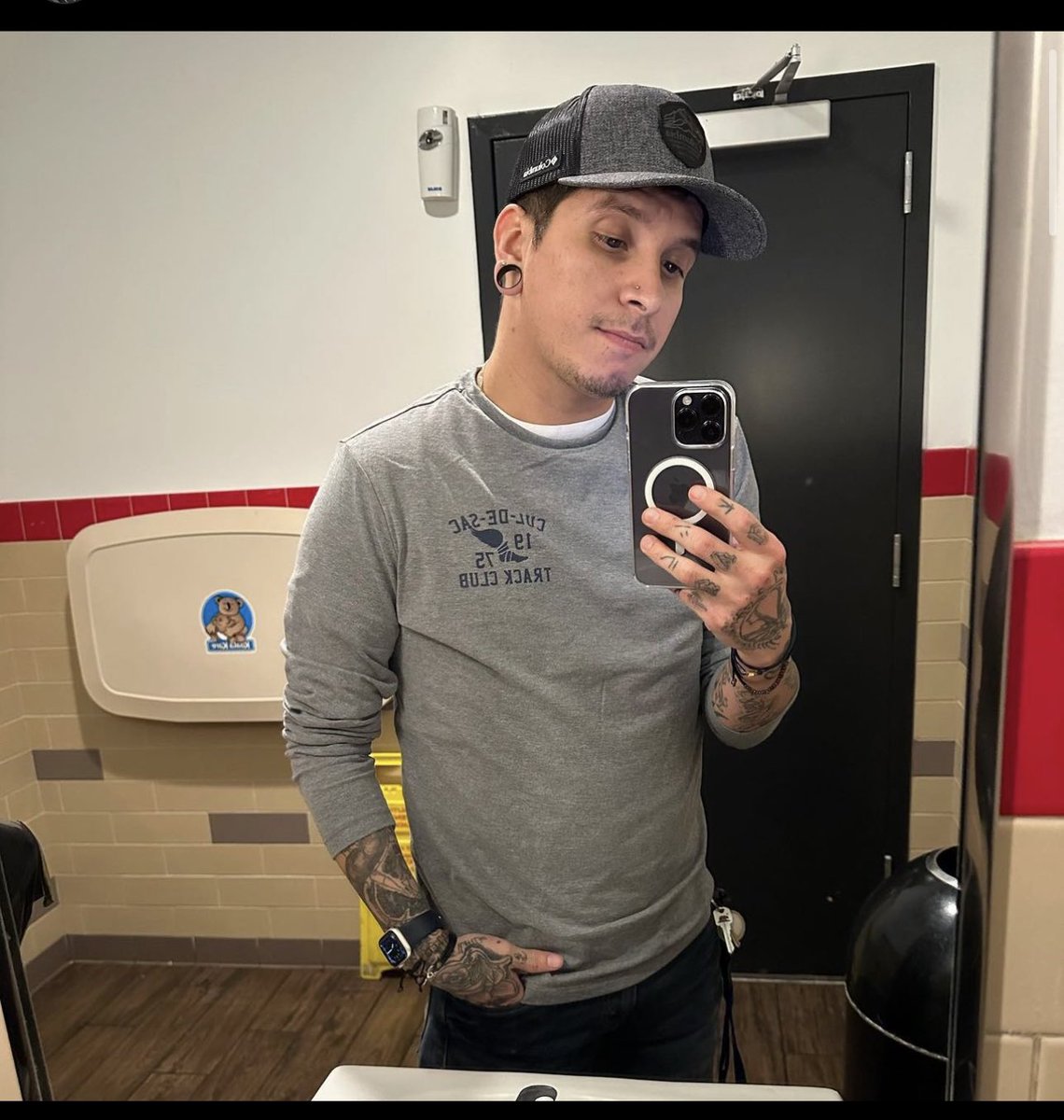 Joel (Thespis-punk) on Twitter: "2018 - 2023 I don’t know what one calls this 😂"