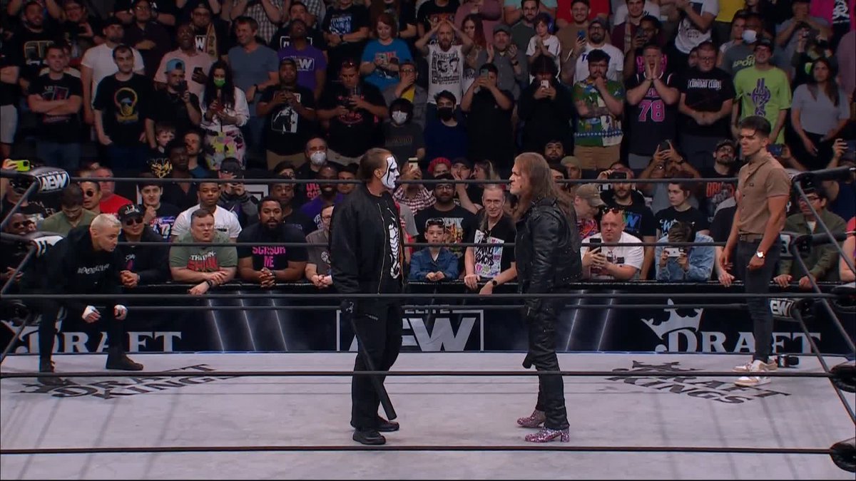 Pro Wrestling Fan on Twitter: "RT @AEW: An EPIC face-off is happening in the ring right now! 😳 ...