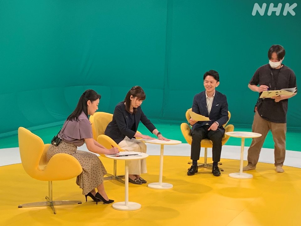 NHKアナウンス室(水曜夜10:00ラジオ第2「アナウンサー百年百話」放送中) on Twitter: "小澤康喬です 井上二郎アナと一緒に「どーも、NHK」を見学 というのも、今回は、水害 ...