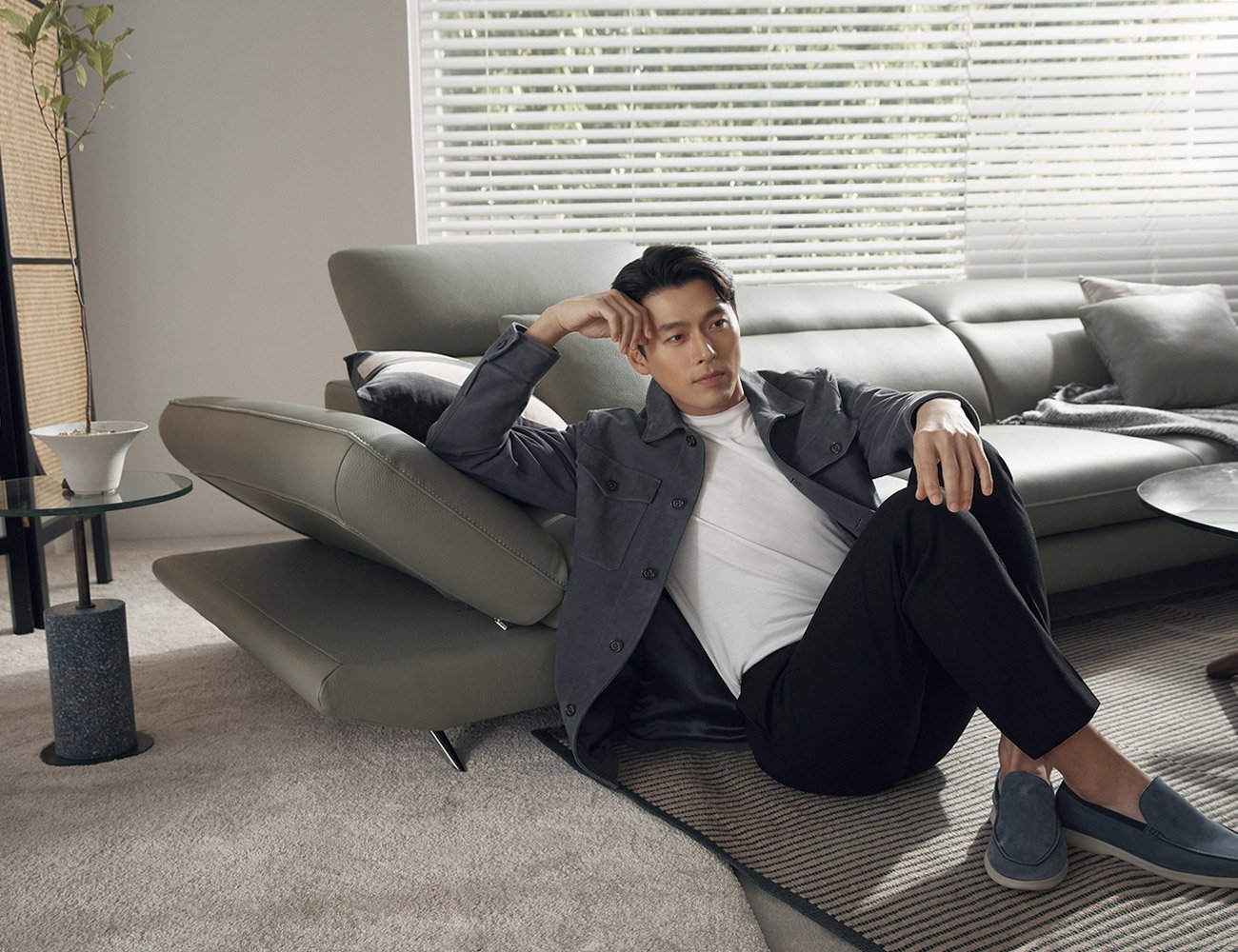 ʜʙ 📁 on Twitter: "📸| [15062023] hyun bin for JAKOMO 🔗:https://t.co/bYuh9AdjP8 #현빈 #hyunbin https ...