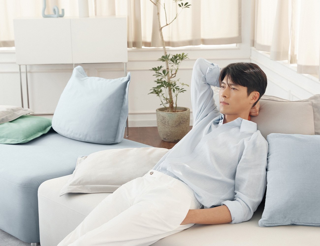 ʜʙ 📁 on Twitter: "📸| [15062023] hyun bin for JAKOMO 🔗:https://t.co/bYuh9AdjP8 #현빈 #hyunbin https ...