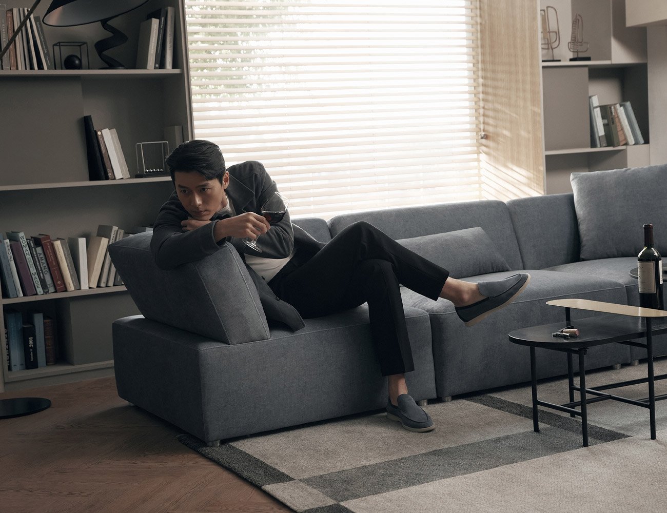 ʜʙ 📁 on Twitter: "📸| [15062023] hyun bin for JAKOMO 🔗:https://t.co/bYuh9AdjP8 #현빈 #hyunbin https ...