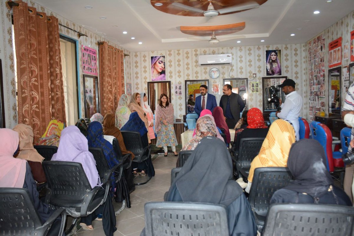 TEVTA Punjab Official on Twitter: "RT @ICIDPunjab: Ms. Qurat-ul-Ain Malik, DC Chakwal ...