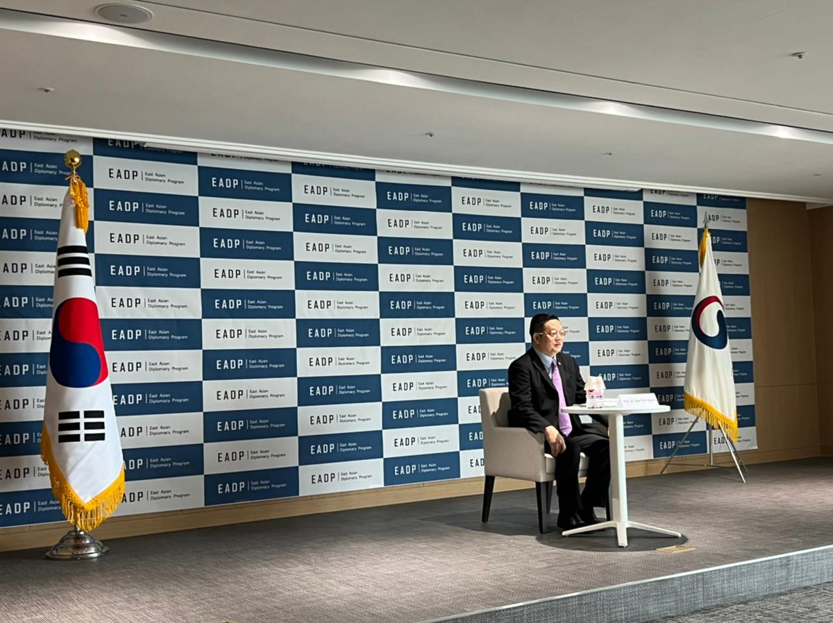 ASEAN on Twitter: "On the first day of his working visit to the Republic of Korea, SecGen of ...