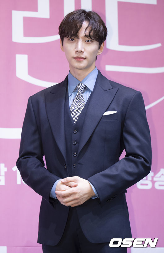 Story Kpop on Twitter: "Knetz reacts to Girls Generation Yoona and 2PM Junho at the JTBC's ...