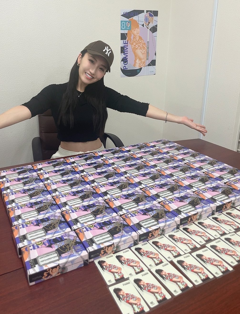 熊谷 麻音🎯POMME発売中🎯 on Twitter: "6/19 10:00まで熊谷麻音モデルダーツを予約注文で パケにサイン&ライブカードプレゼント企画🎁 サインしてきました〜💓 注文して ...