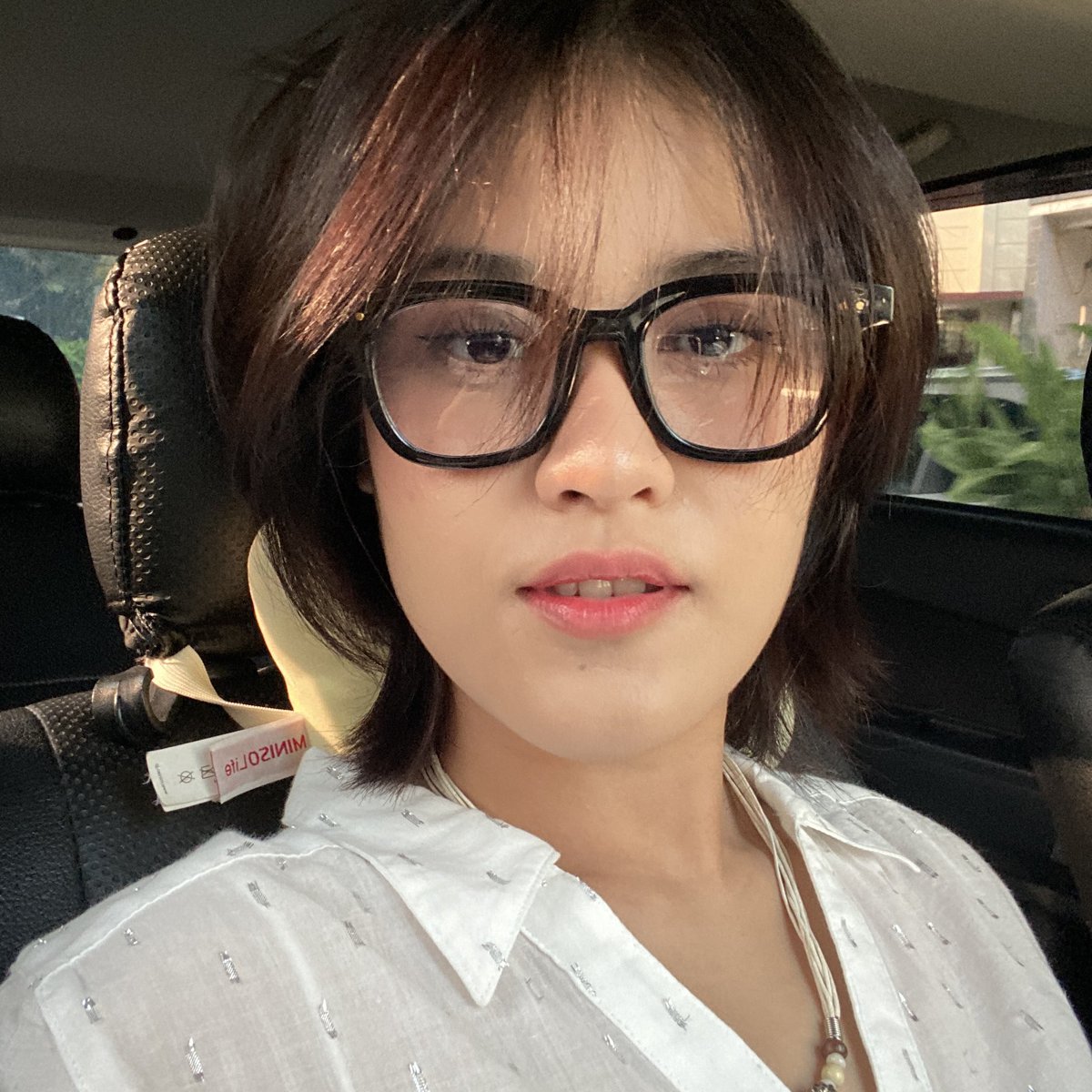 Wilda Hamid on Twitter: "Quote tweet a photo of you wearing glasses! 📸"