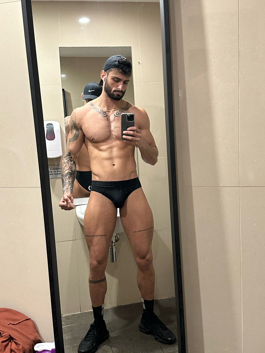 SuperSiege on Twitter: "RT @chris_topher413: Bout to fite"