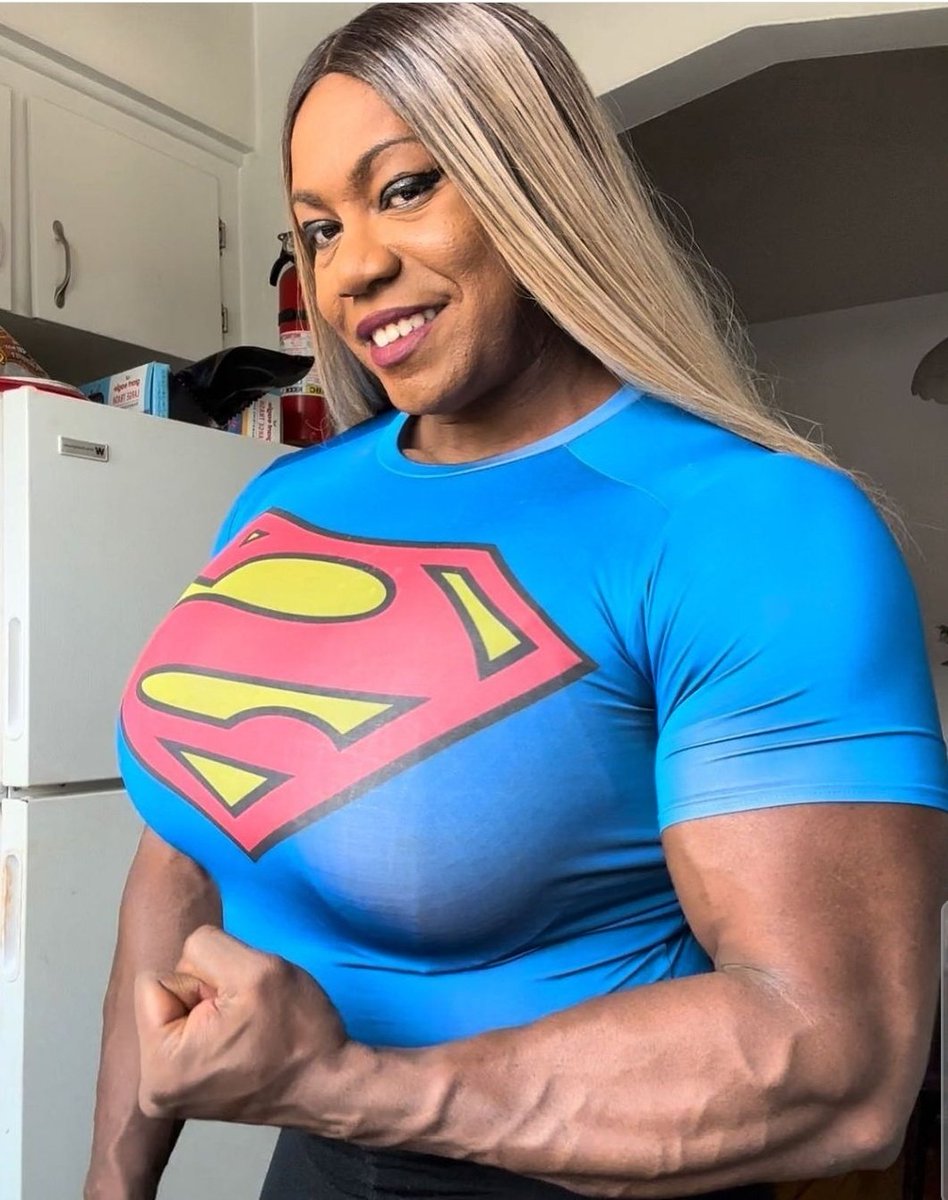 Female Muscle Fan On Twitter Rt Carlamariafbb Supergirl