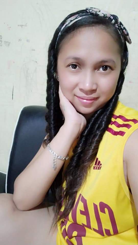 Apple Dela Cruz⚠️ on Twitter: "Pretty girl Her pretty bias"