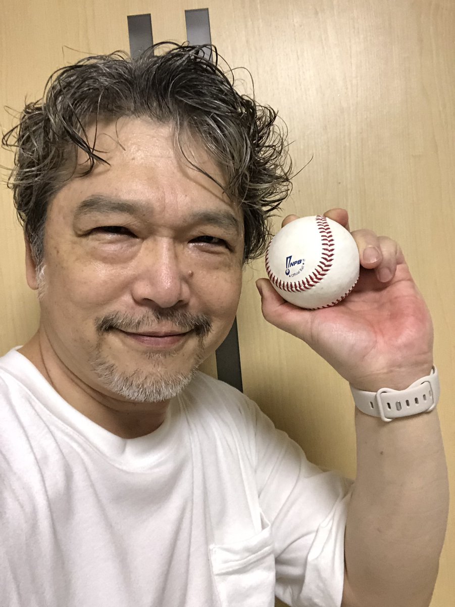 しょぼろ納豆 On Twitter Rt Captainichirock さて、昨日は東京ドームで巨人vs西武戦をライトスタンドで観戦してたのですが、4回裏に戸郷が投げてライトフライに