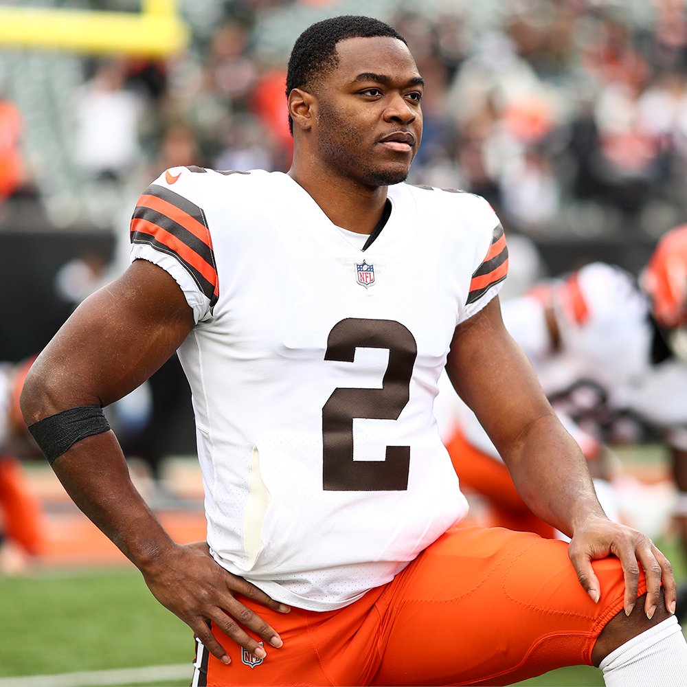 NFL on Twitter: "Entering Year 9 at the age of 29. HBD to @Browns WR @AmariCooper9! 🥳"