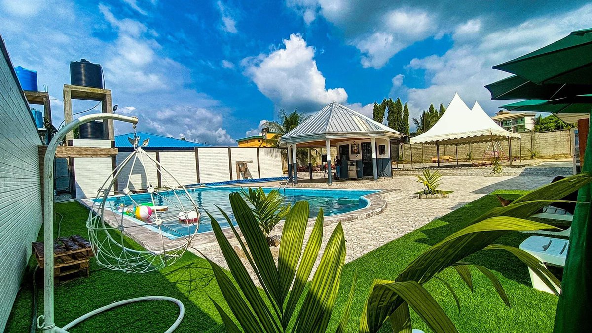 Sortir à Douala on Twitter: "🎉 Découvrez THE PLACE 1200m2 de pur plaisir ! 🏊‍♀️🎢🍔🎵 2 piscines ...