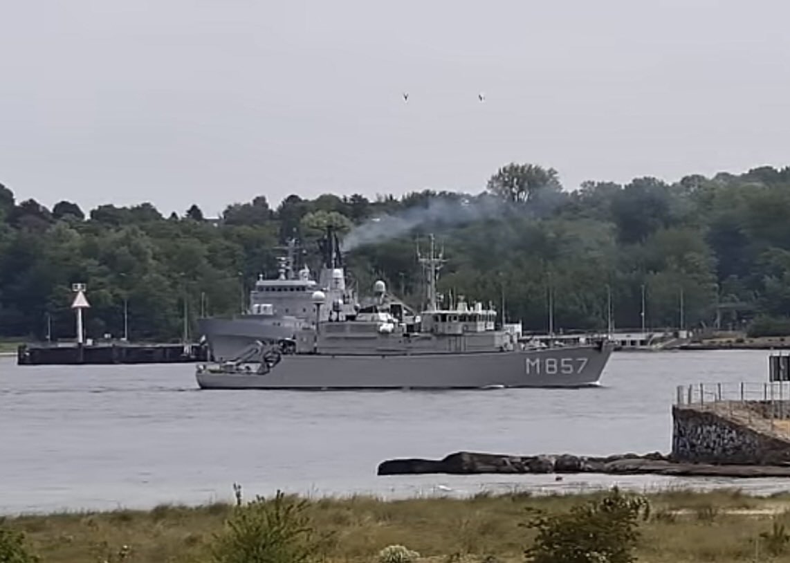 WarshipCam on Twitter: "Royal Netherlands Navy Tripartite-class minehunter HNLMS Makkum (M857 ...